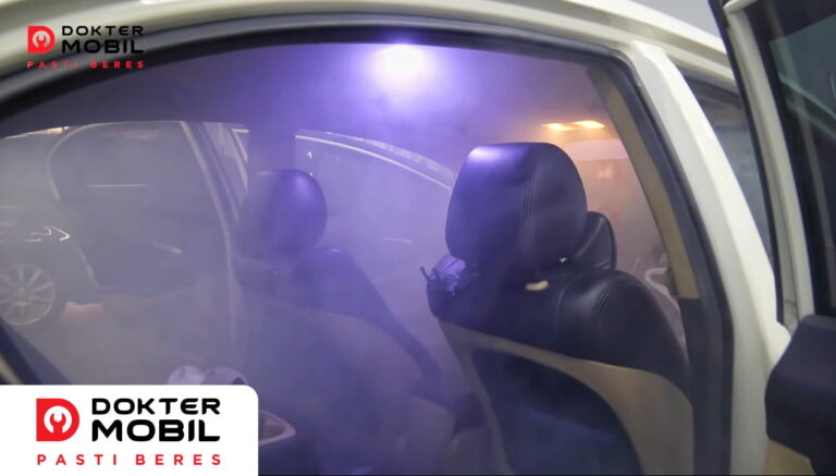 Penyebab AC Mobil Keluar Asap Putih | Dokter Mobil